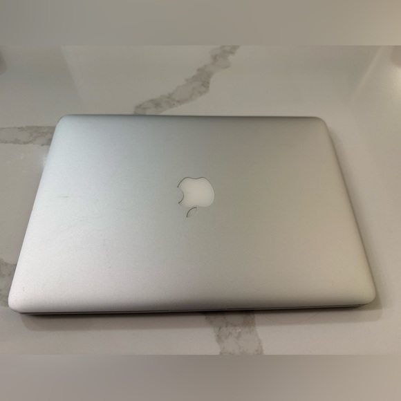 Apple | Computers, Laptops & Parts | Apple Silver Macbook Sleek Design ...